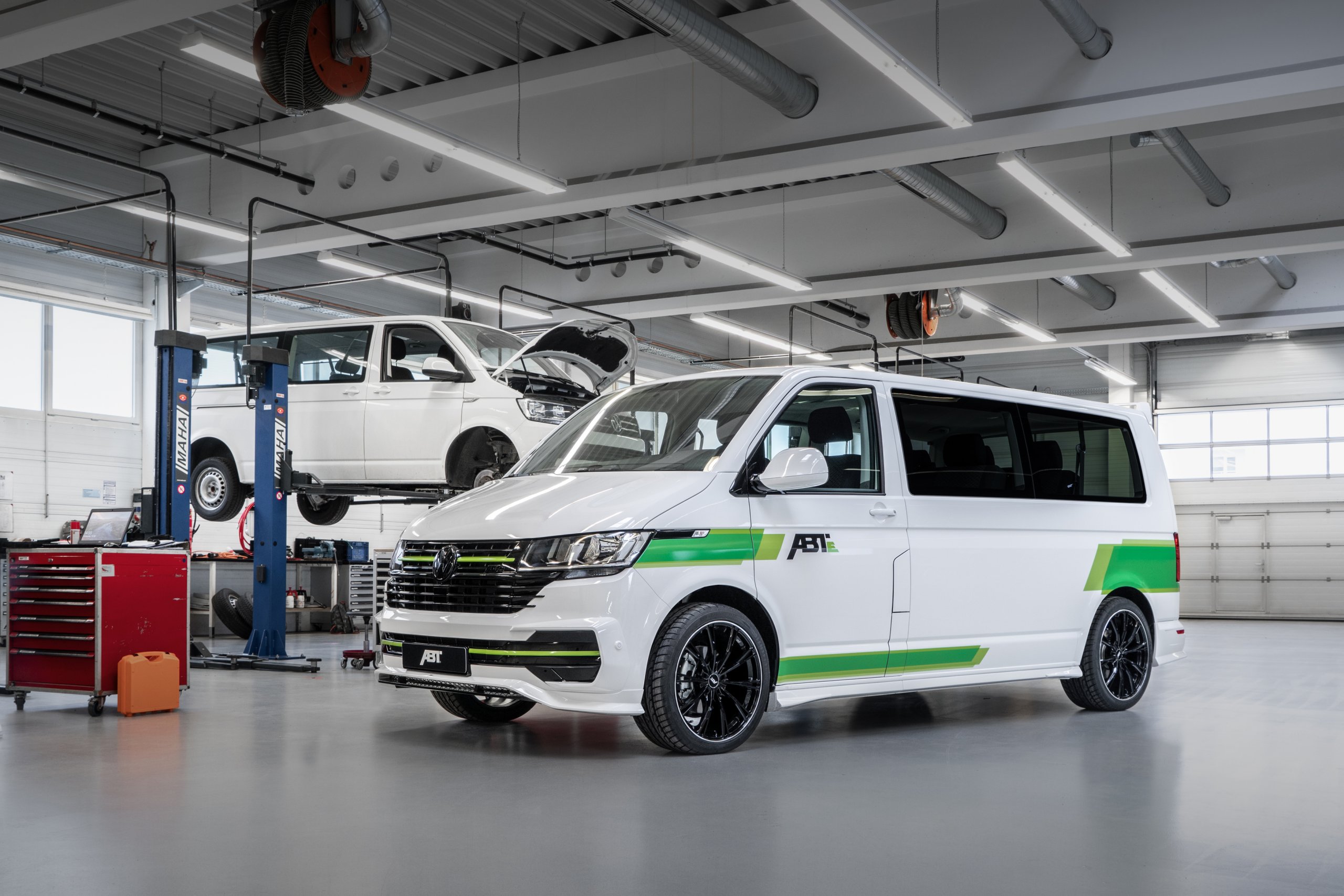 ABT e-Transporter - Der Antrieb elektrisiert, das Outfit fasziniert und ...