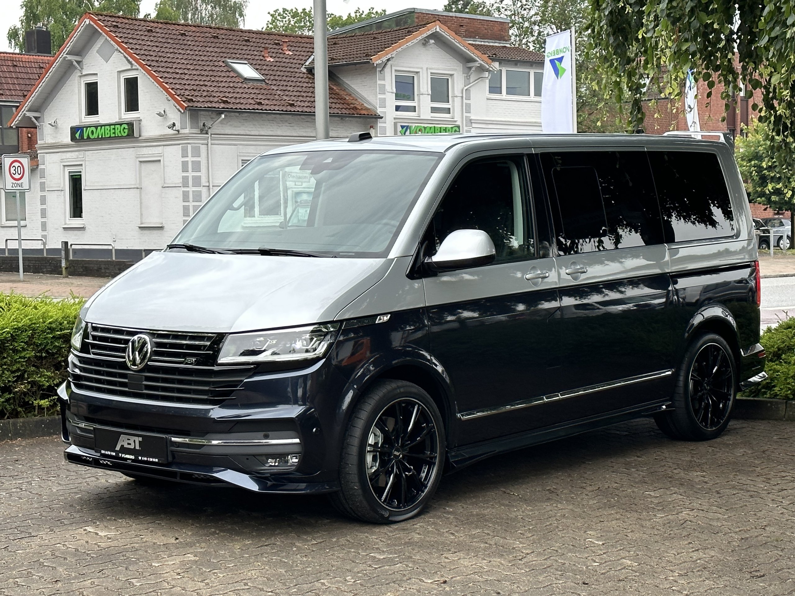 VW T6.1 Multivan Highline Edition *ABT-SPORTSLINE* im schicken Bicolor ...