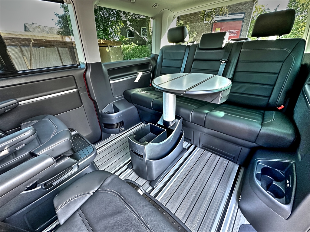 NEU - VW T6.1 Multivan 2.0 TDI DSG 4MOTION Highline BiColor • Vomberg GmbH